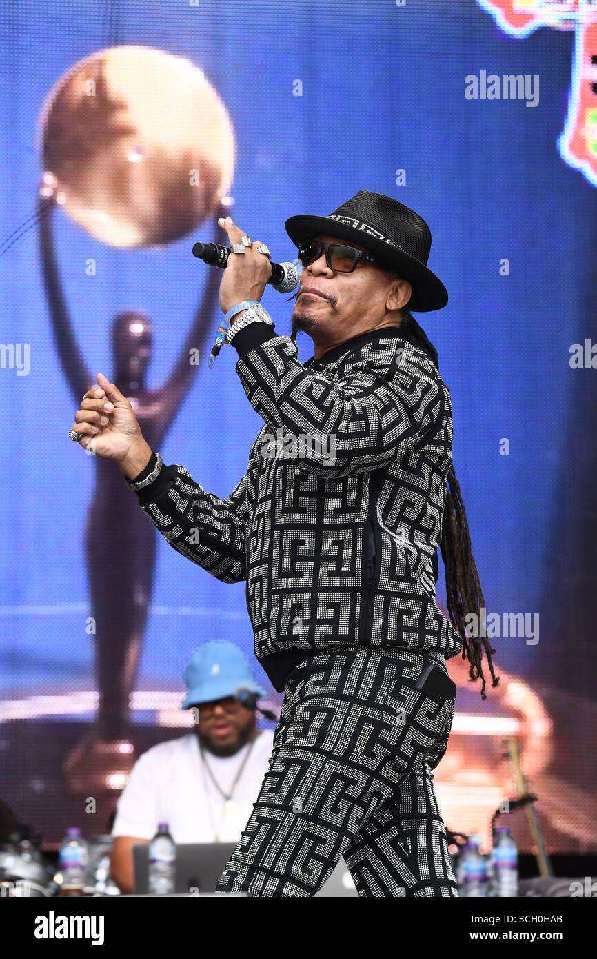 HENLEY-ON-THAMES, ENGLAND - AUGUST 16: Melle Mel performing at Rewind ...