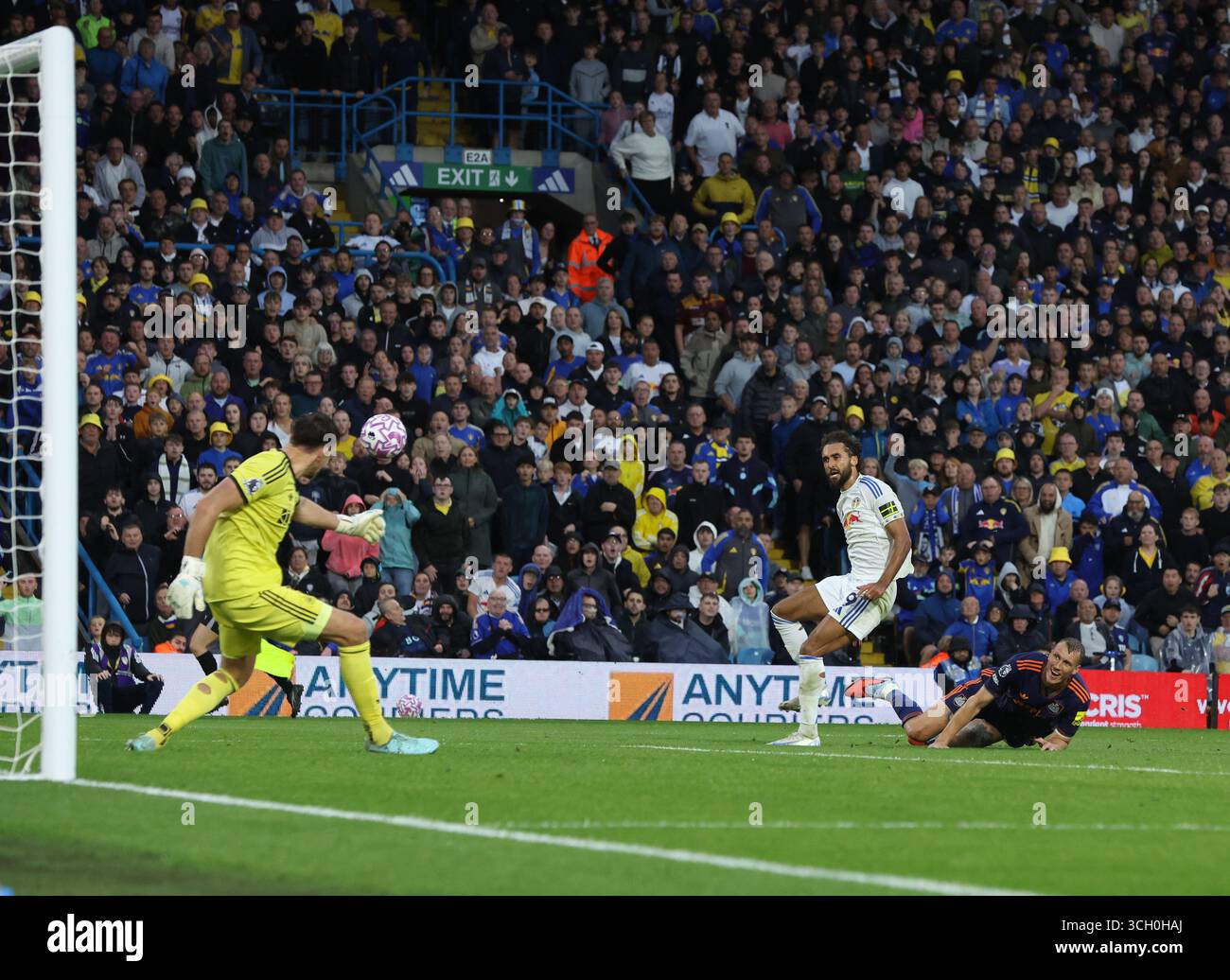 Calvert lewin leeds goal hi-res stock photography and images - Alamy
