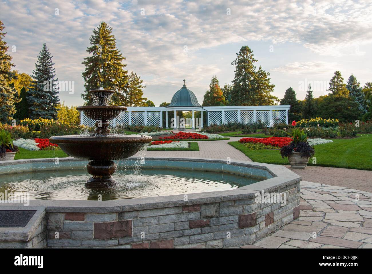 The Botanical Gardens and Buttlerfly conservatory sign at Niagara Falls ...