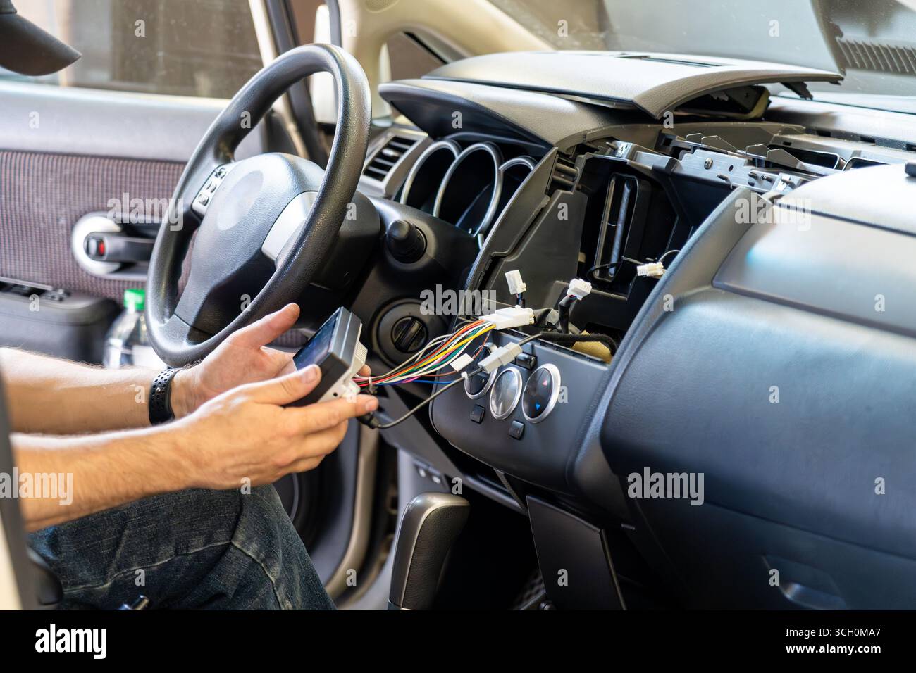 Dashboardinstall hi-res stock photography and images - Alamy
