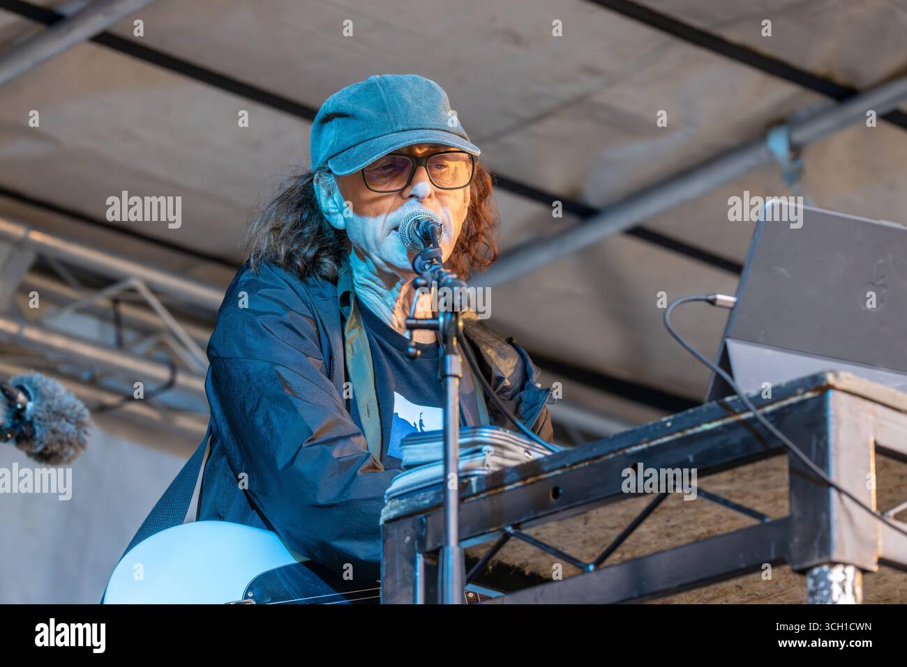 Colin Newman (formerly of Wire) - performing with Immersion at ...