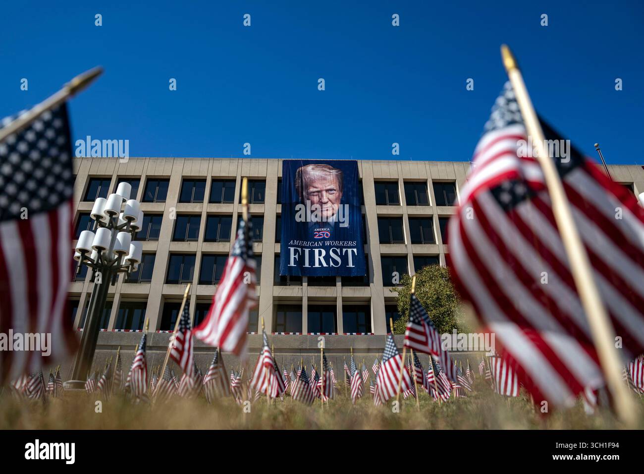 Department of labor trump banner hi-res stock photography and images ...