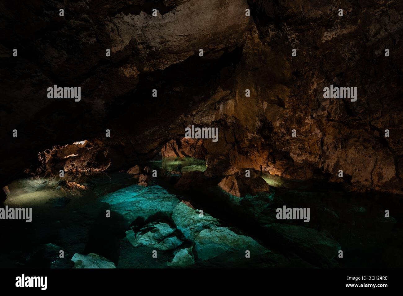 The subterranean world of Bozkov Dolomite Caves (Bozkovske dolomitove ...