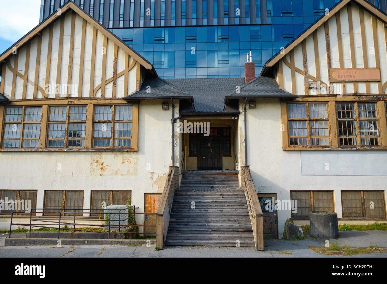 The simon fraser elementary school annex hi-res stock photography and ...