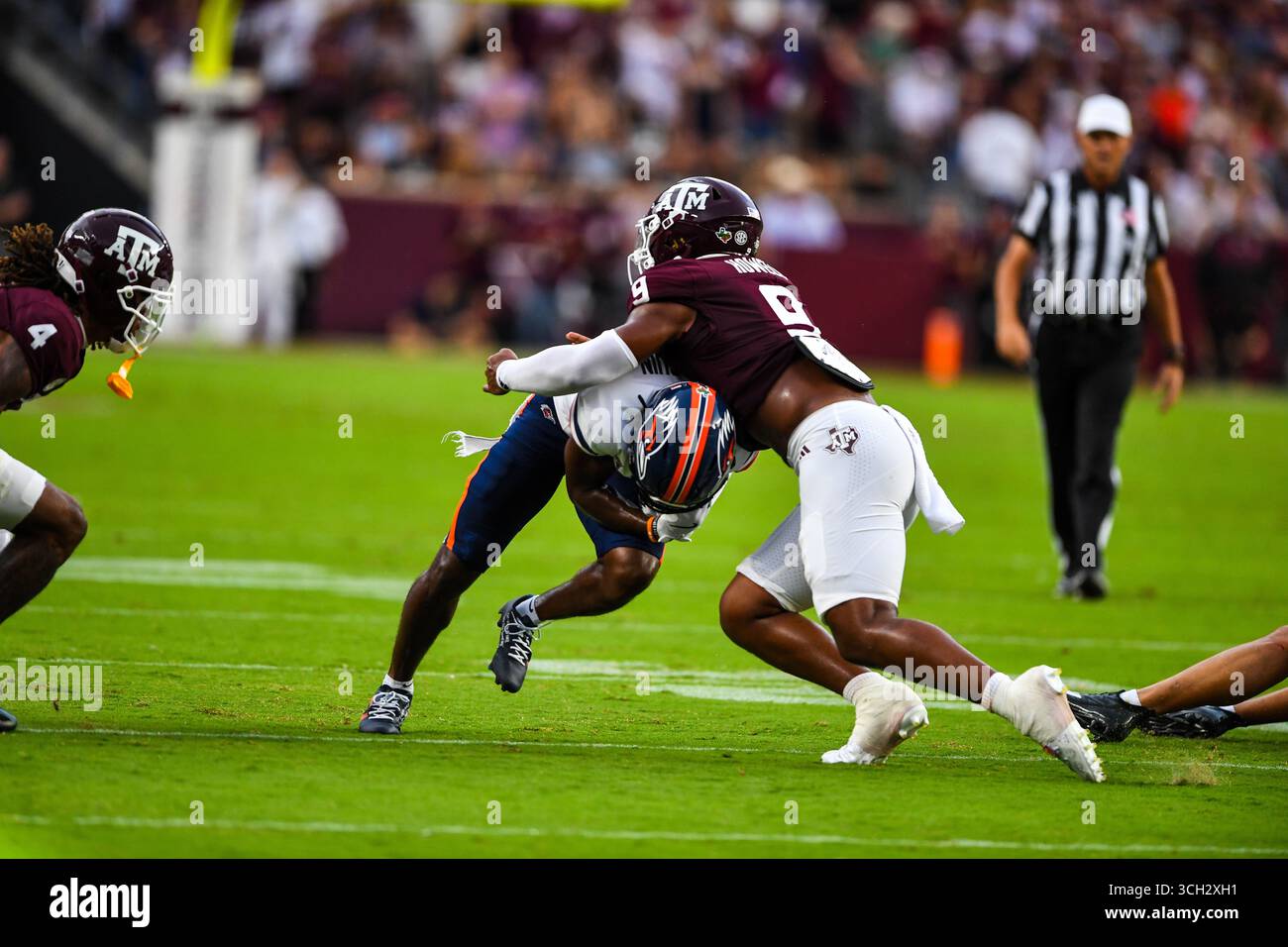 August 30, 2025, College Station, Texas, USA: Texas A&M defensive end ...