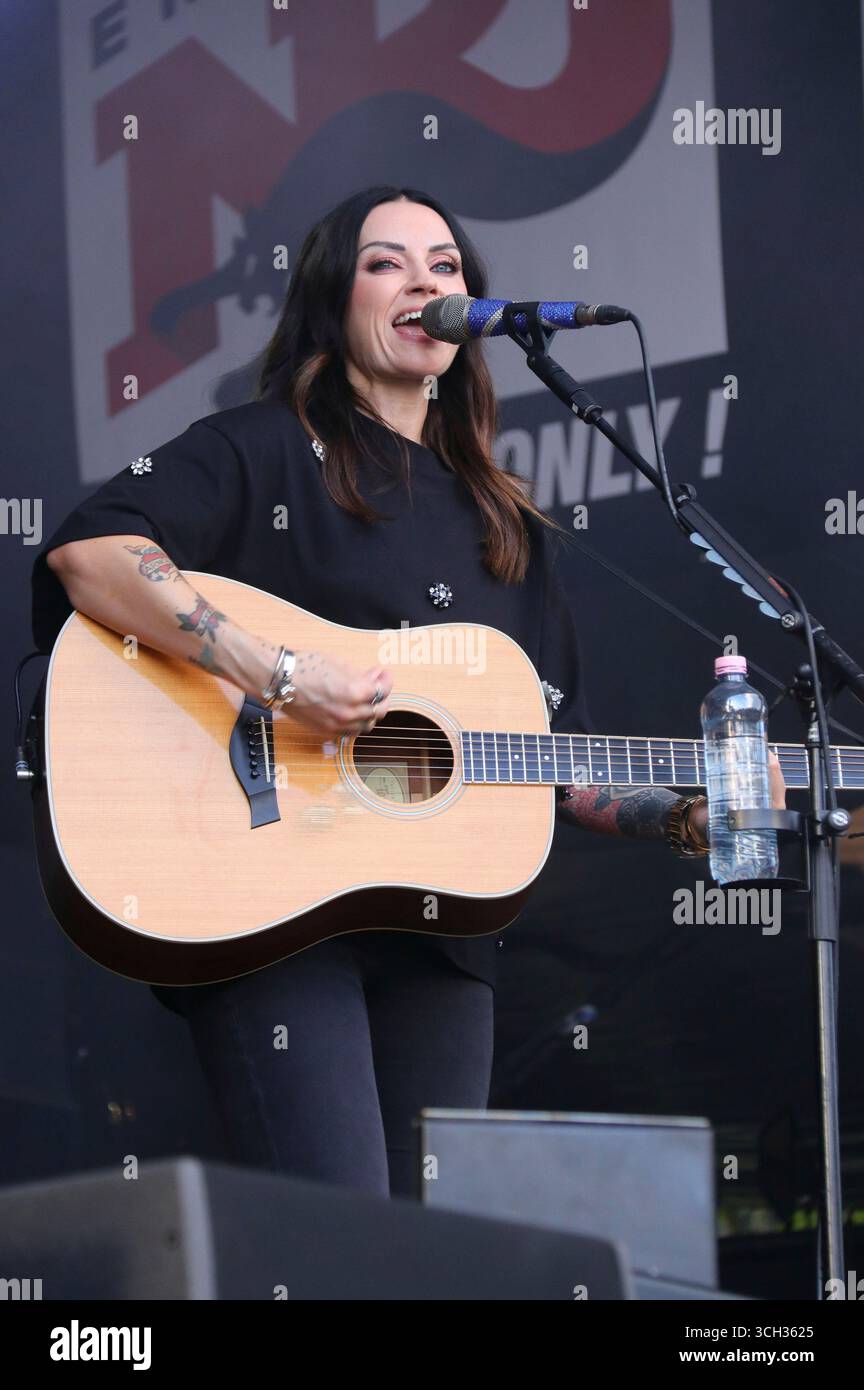 Amy Macdonald live bei einem Konzert der Energy Music Tour 2025 im ...