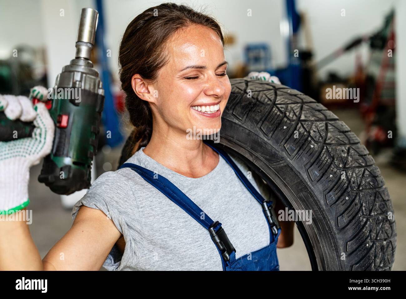 Candid portrait female auto hi-res stock photography and images - Alamy