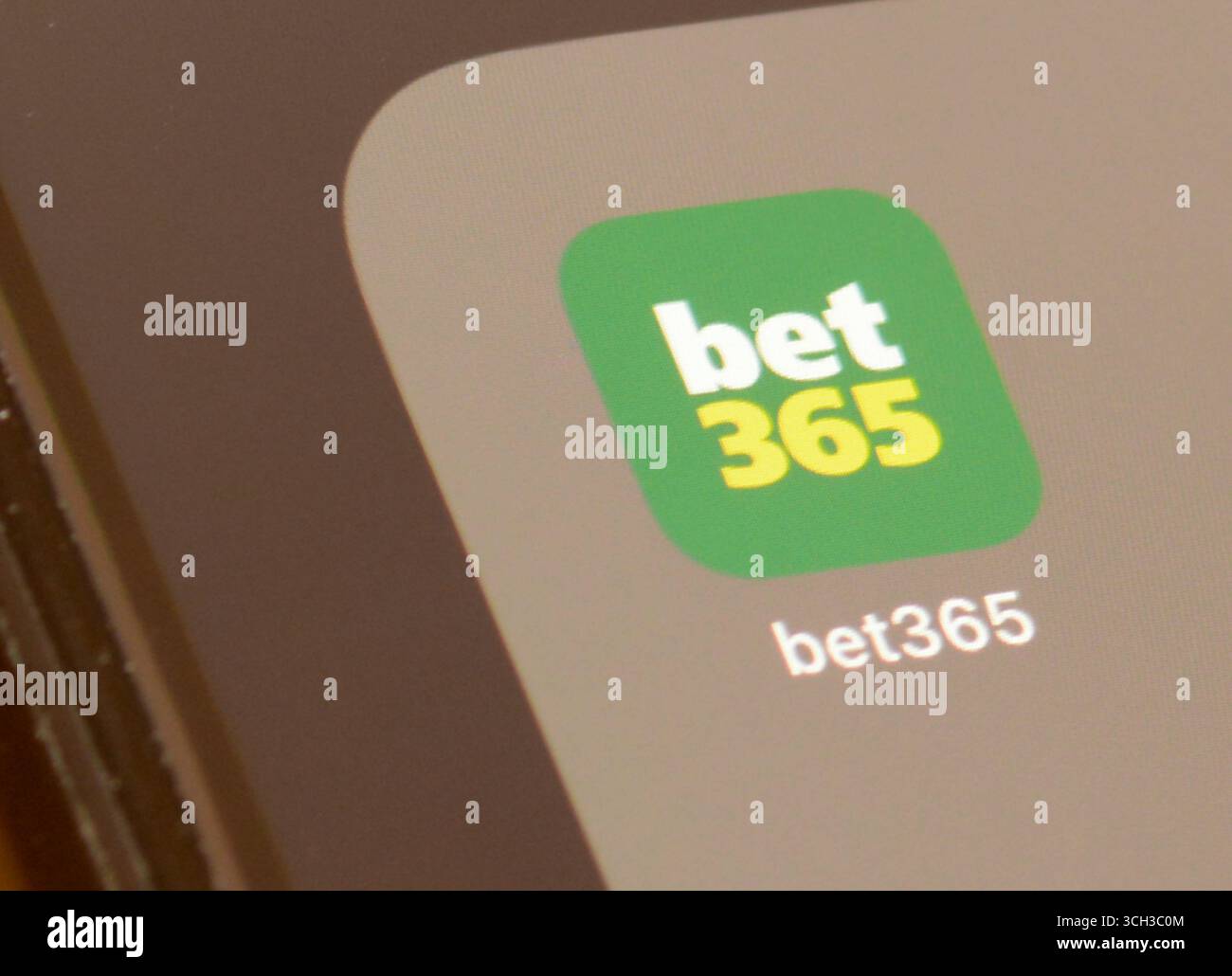 Bet365 screen hi-res stock photography and images - Alamy