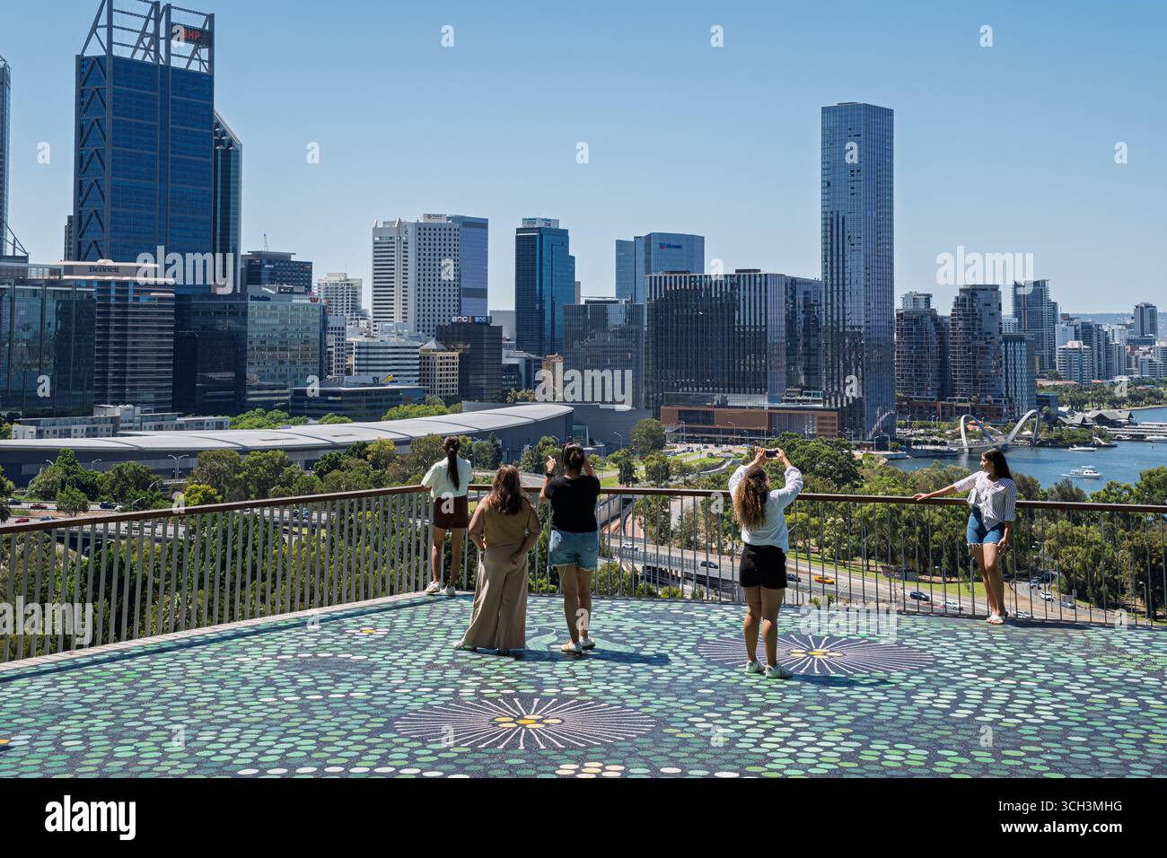 Tourists taking photographs from the Kaarta Gar-up lookout (Mount Eliza ...