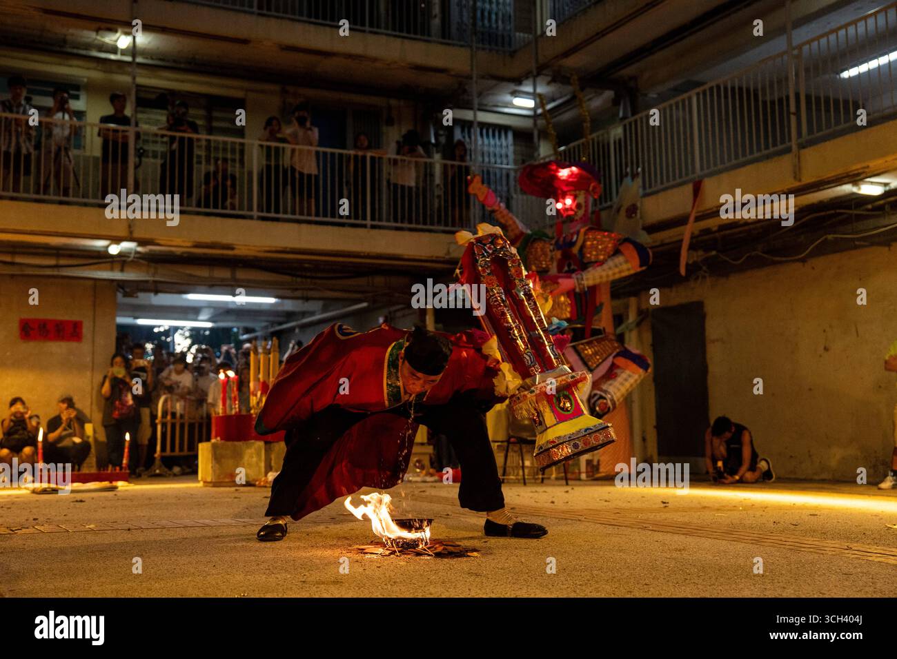Spitting pot hi-res stock photography and images - Alamy