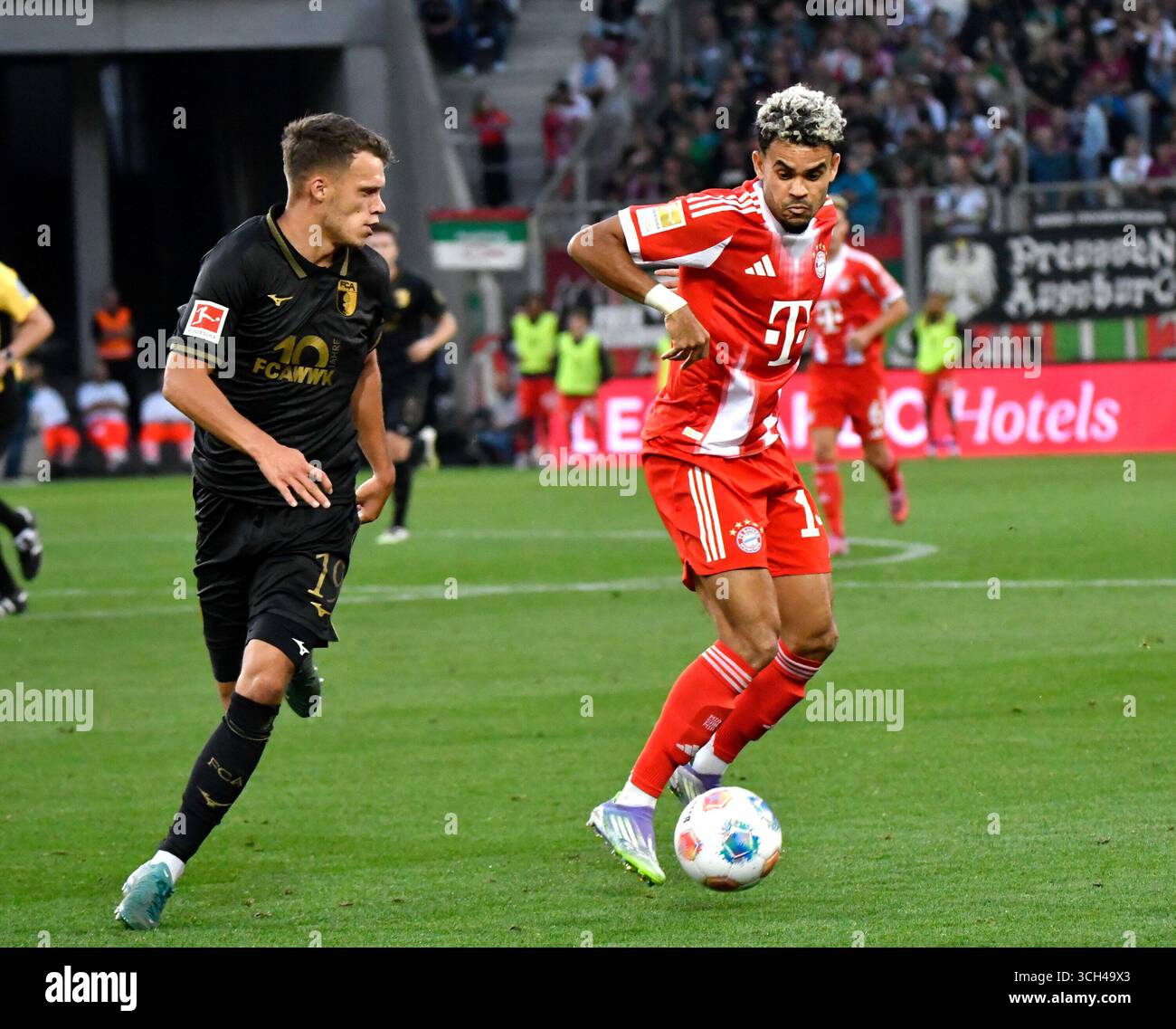 08/30/2025, WWK Arena, Augsburg, GER, 1.FBL, FC Augsburg vs FC Bayern ...