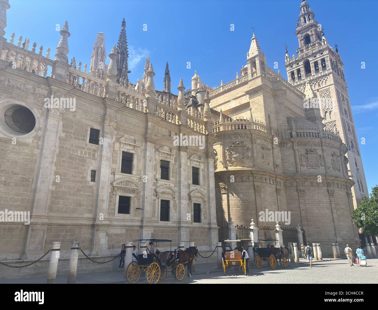 Modern architecture in spain hi-res stock photography and images - Alamy