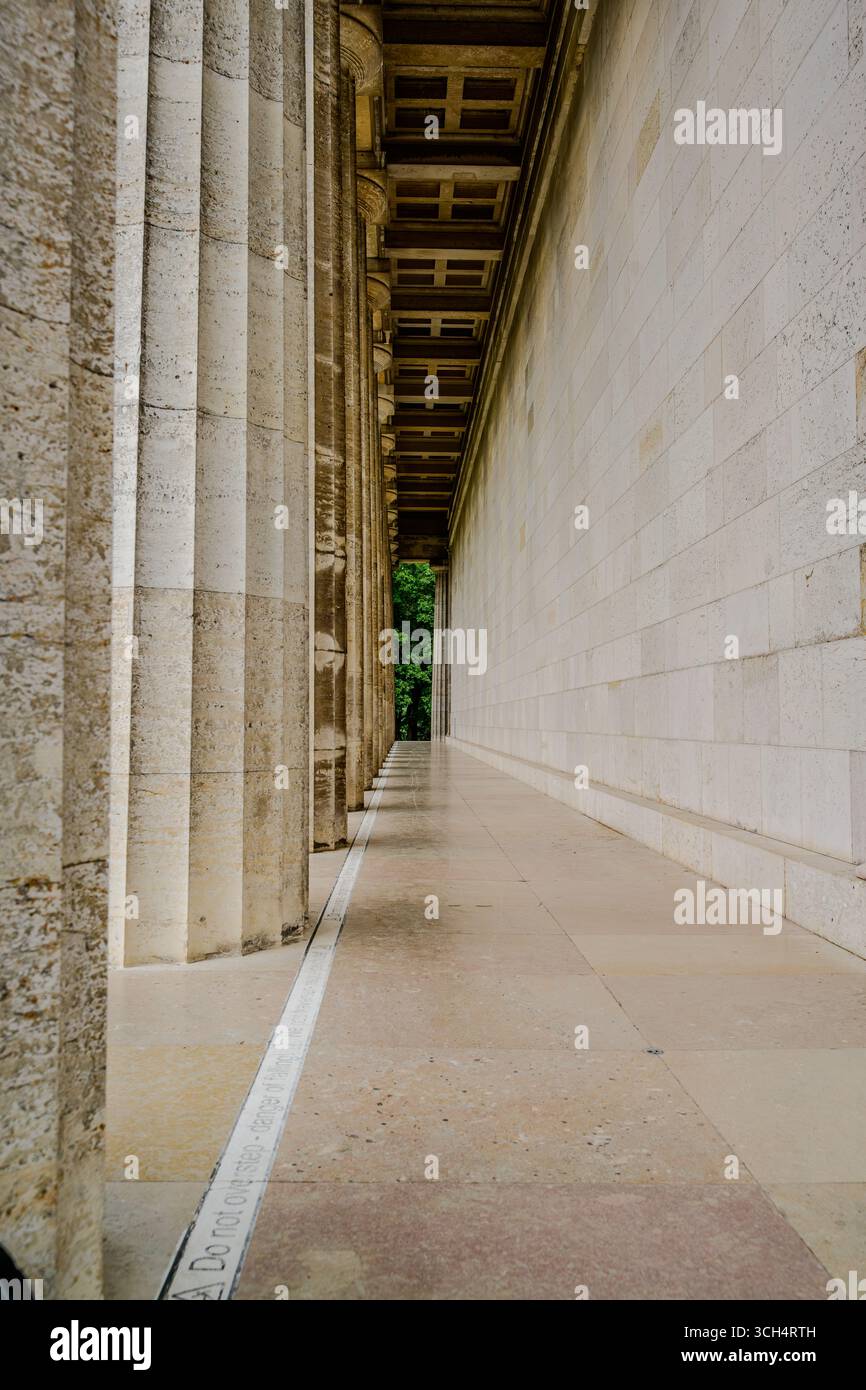 Tragende saulen hi-res stock photography and images - Alamy