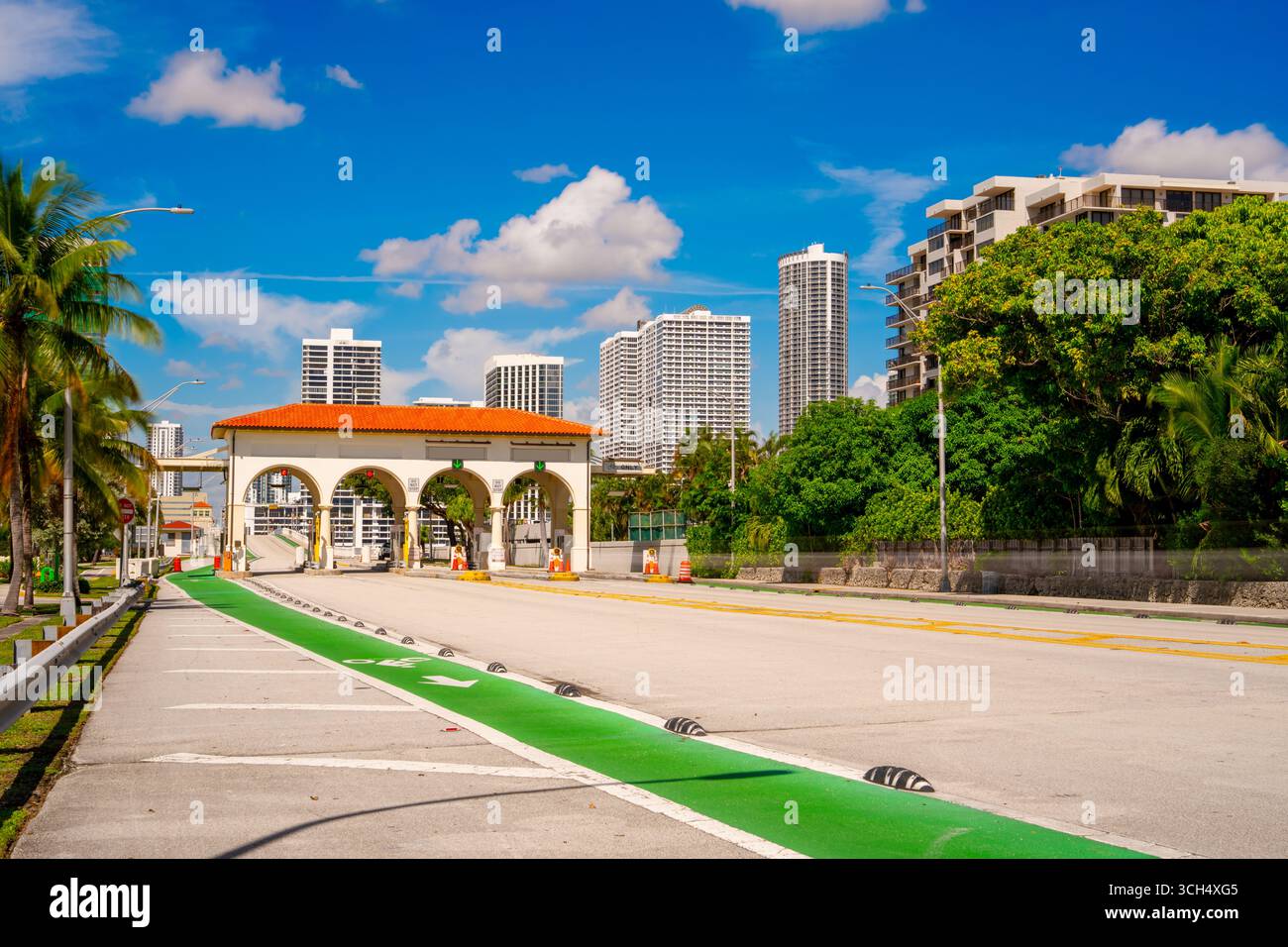 Miami scene. Venetian Causeway toll road facing west towards downtown ...