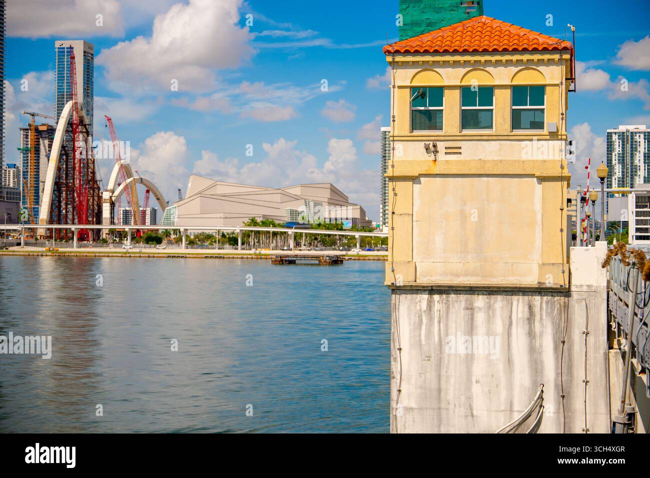 Drawbridge miami florida hi-res stock photography and images - Alamy