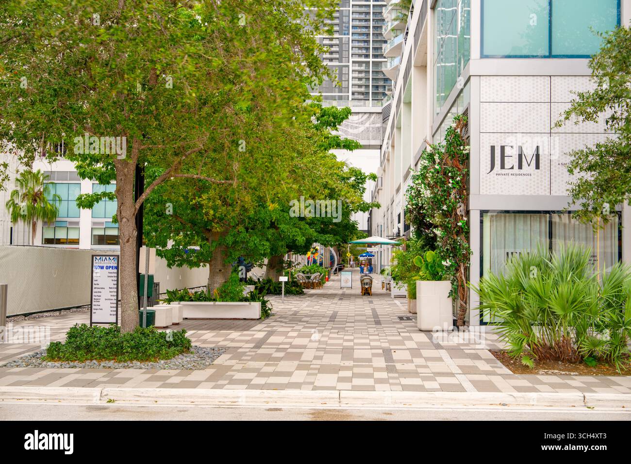 Miami, FL, USA - August 30, 2025: Pedestrian walkway Downtown Miami by ...
