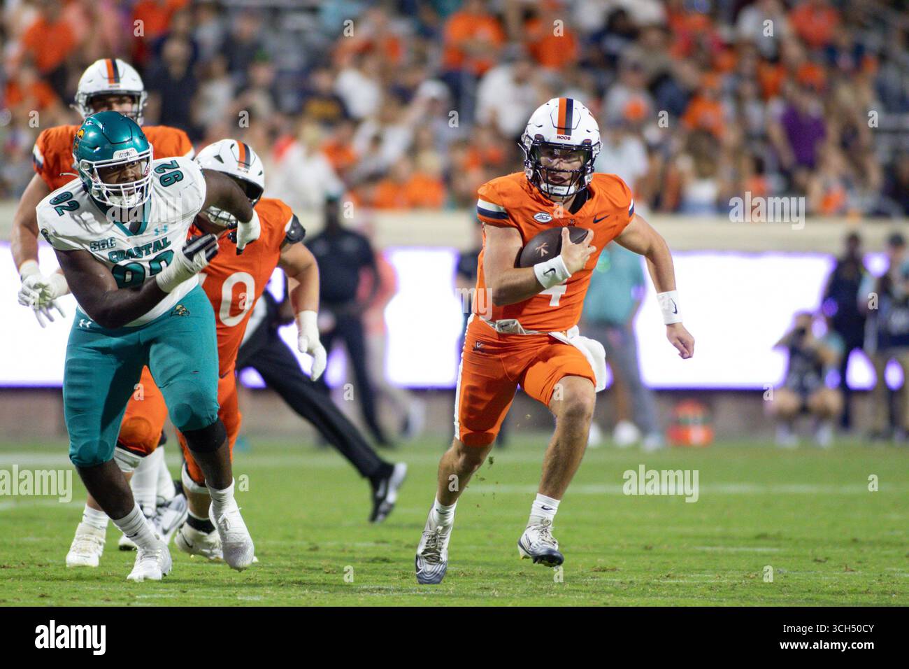 August 30, 2025: Virginia Cavaliers quarterback Chandler Morris (4 ...