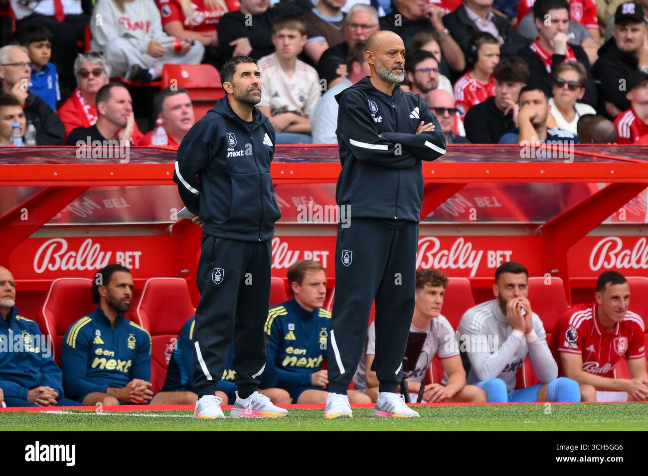 Rui Pedro Silva, Nottingham Forest assistant manager and Nuno Espirito ...
