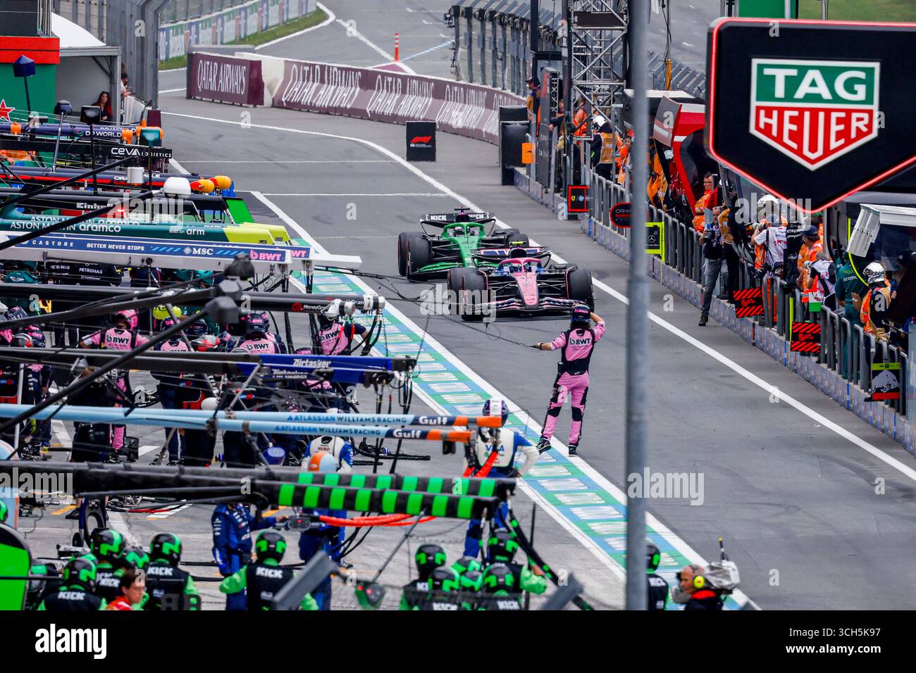 pit stop Franco Colapinto of Argentina and BWT Alpine F1 Team and Nico ...