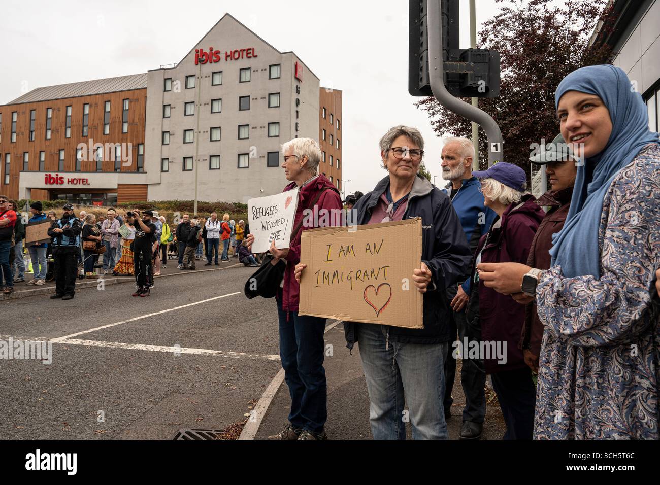 Pro asylum seekers outside hotels housing migrants Stock Photo - Alamy