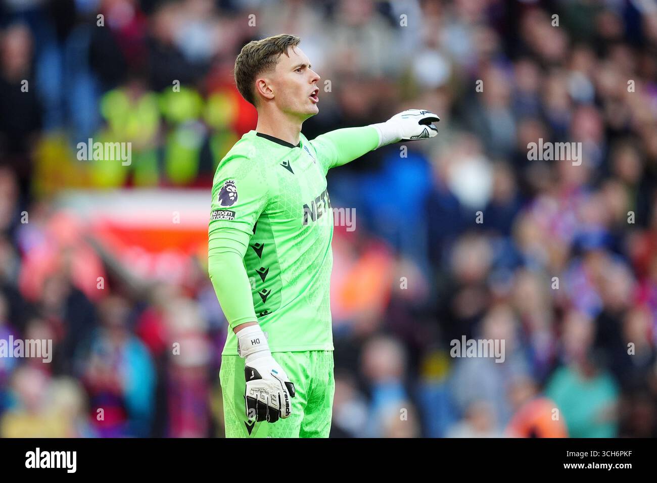 Crystal Palace goalkeeper Dean Henderson during the Premier League ...
