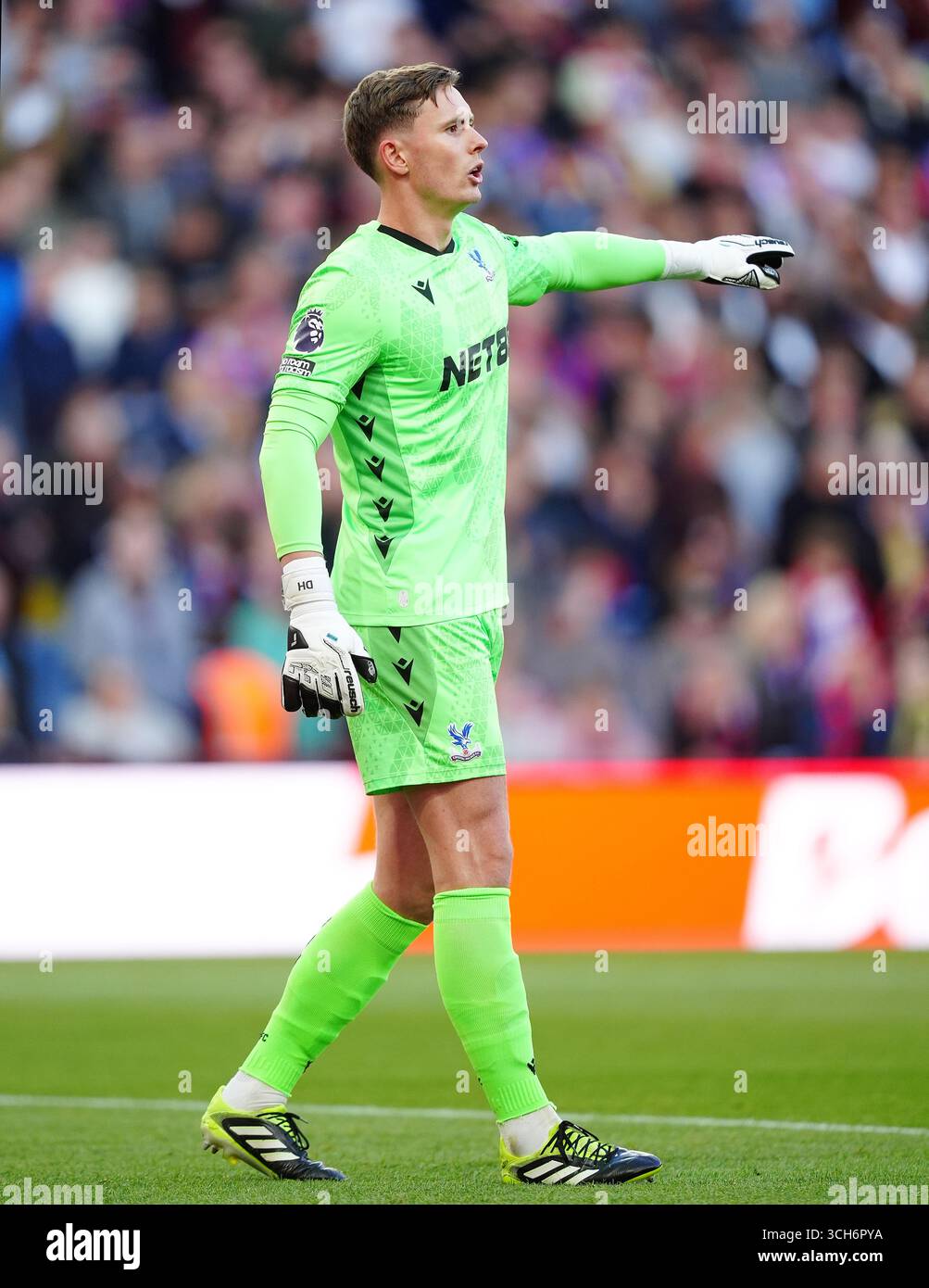 Crystal Palace goalkeeper Dean Henderson during the Premier League ...
