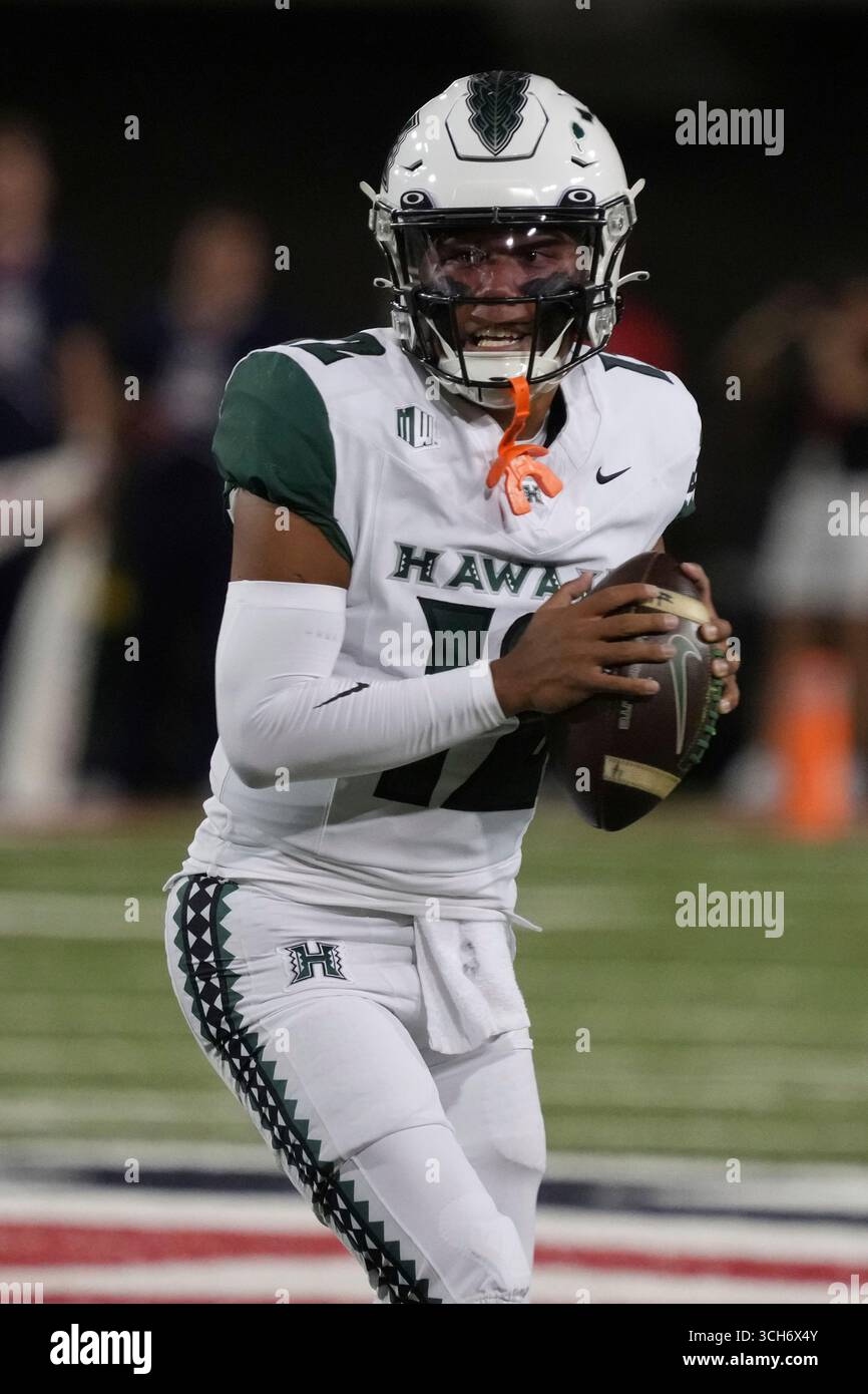 Hawaii quarterback Micah Alejado (12) in the first half during an NCAA ...