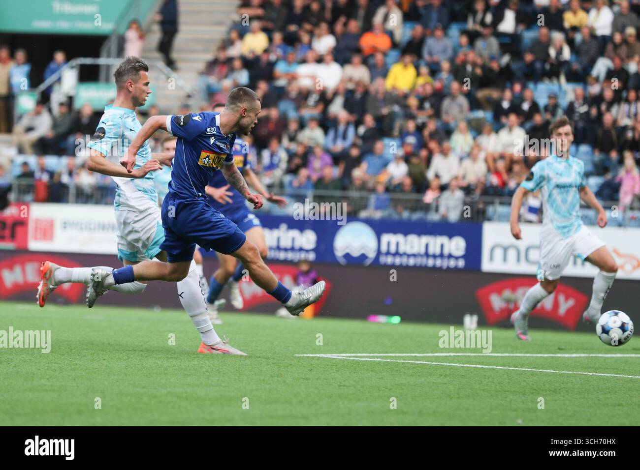 Sandefjord 20250831. Sandefjord's Loris Mettler scores the 1-1 goal ...