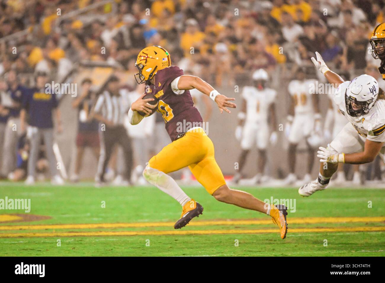 Arizona State Sun Devils quarterback Sam Leavitt (10) runs for a ...