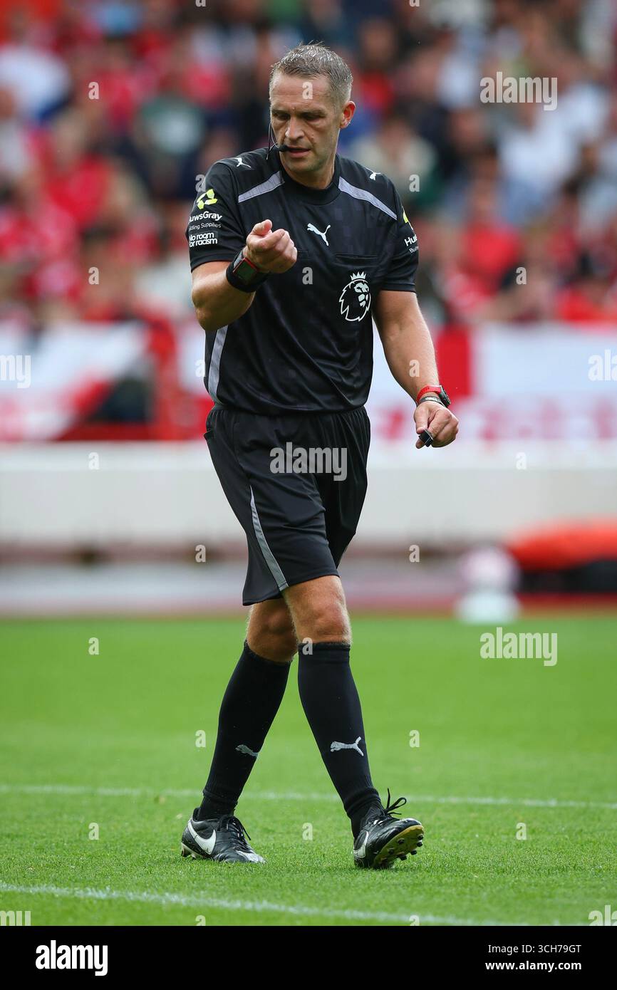 Nottingham, UK. 31st Aug, 2025. Referee Craig Pawson during the ...