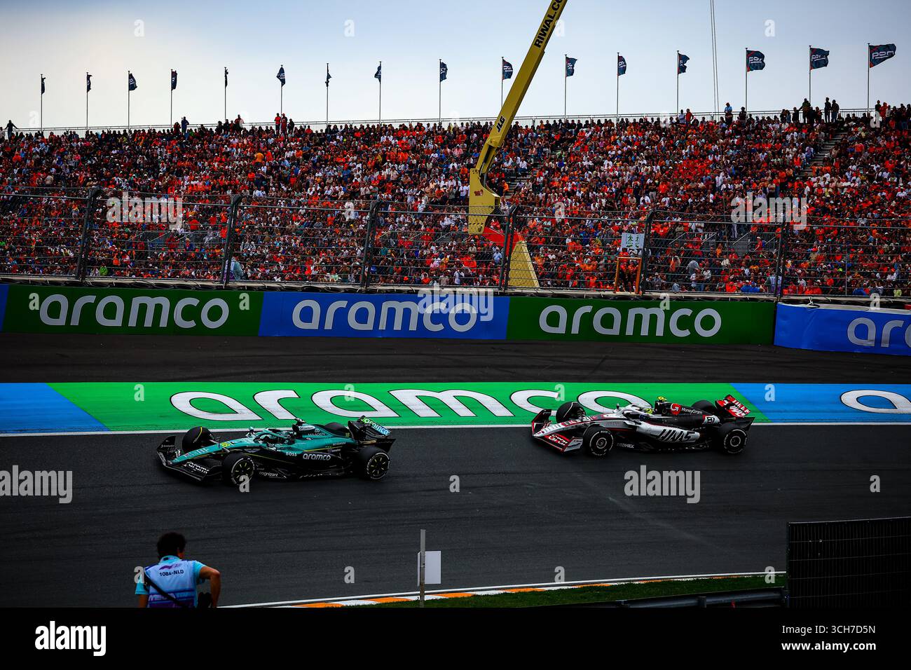 18 Lance Stroll, (CND) Aramco Aston Martin Mercedes AMR25, during the Dutch GP, Zandvoort 28-31 ...