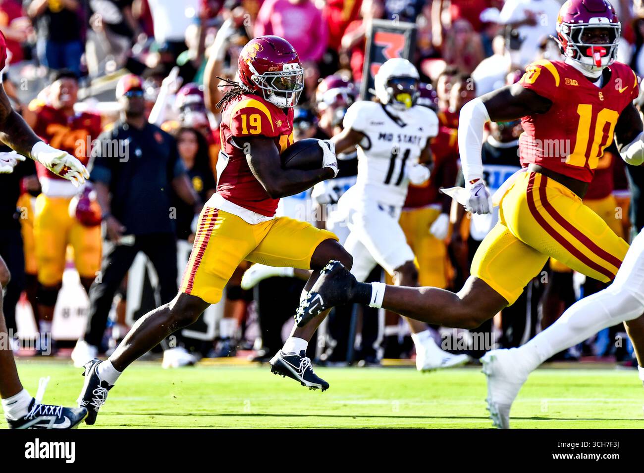 August 30, 2025 Los Angeles, CA.USC Trojans safety Bishop Fitzgerald ...