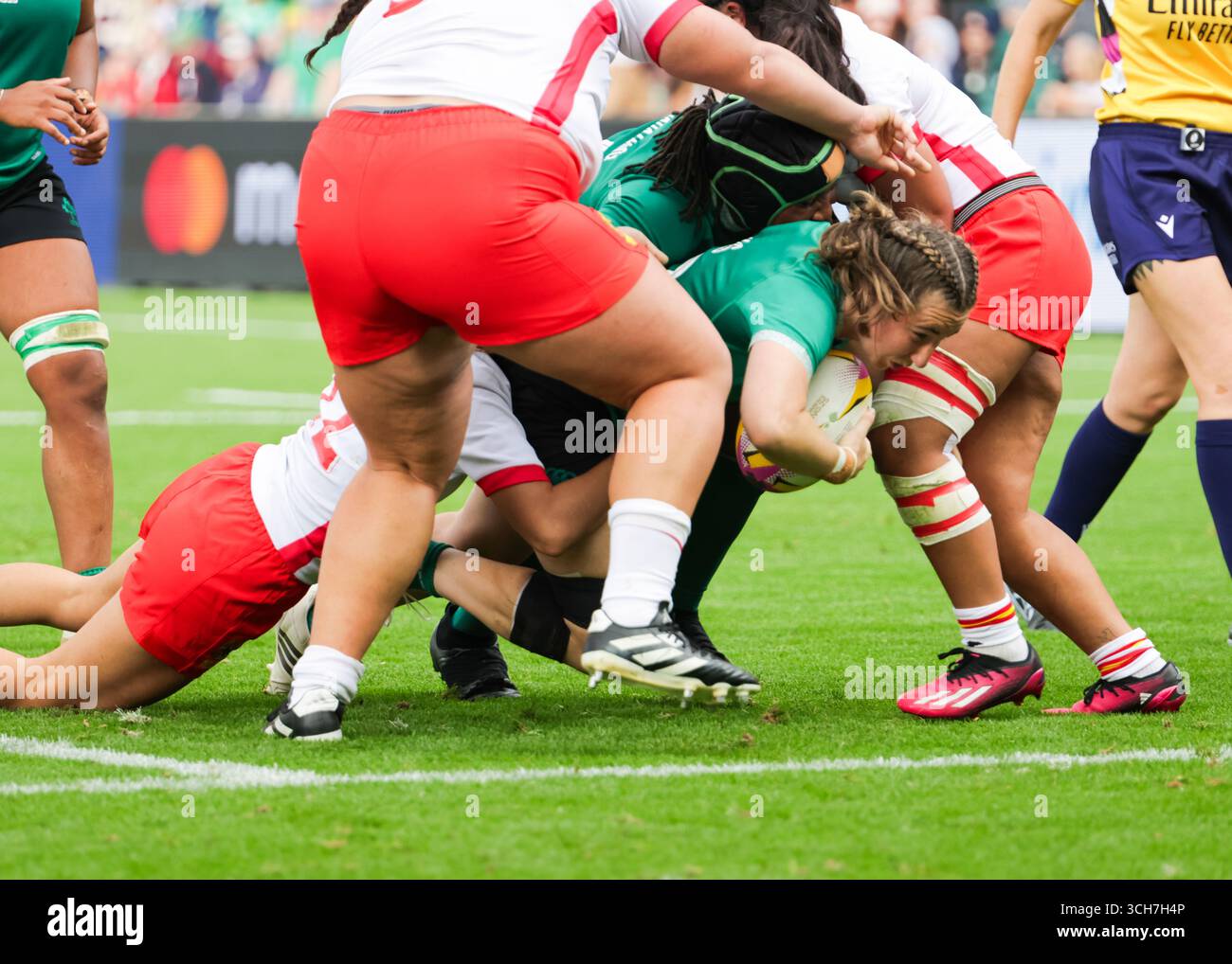 Northampton, UK. 31st August 2025. Even Higgins (IRE) with the ball as ...