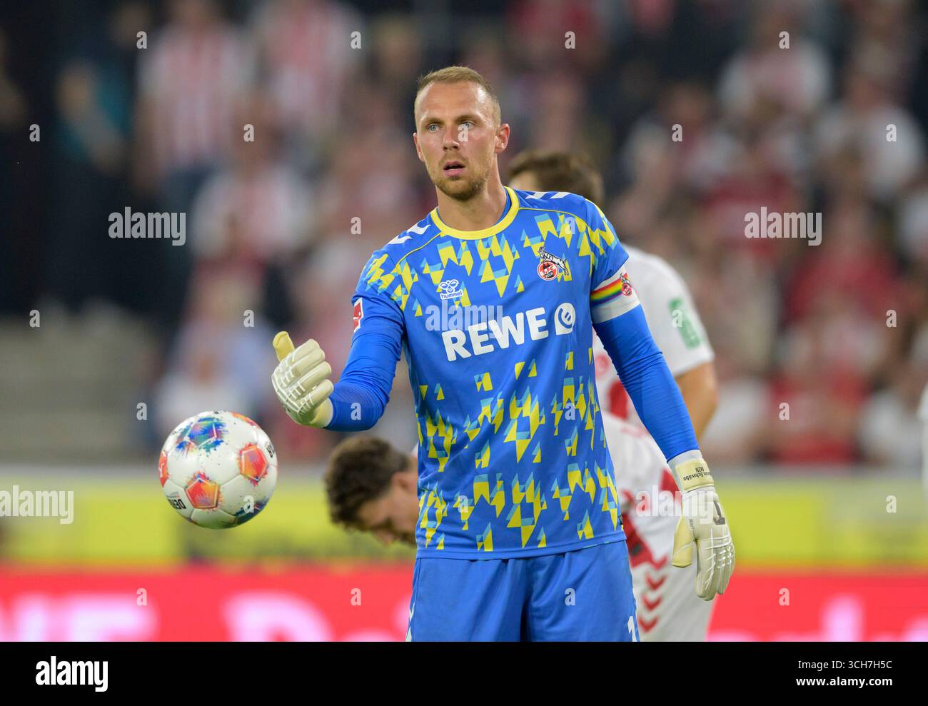 Goalkeeper Marvin Schwabe (FC Cologne) action, 1. Bundesliga, 2 ...