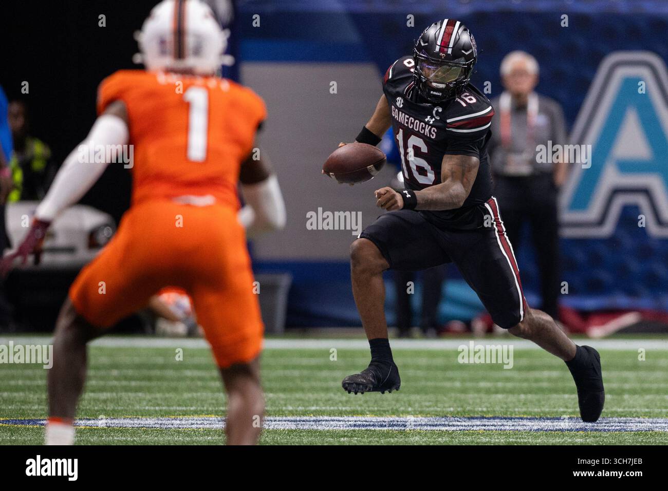 August 31, 2025: South Carolina Gamecocks quarterback LaNorris Sellers ...