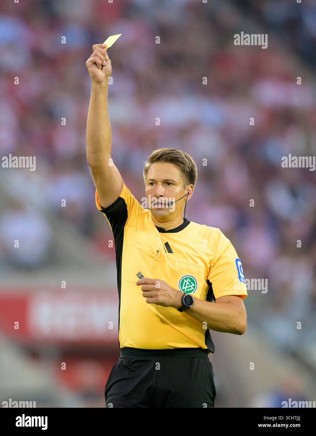 referee Tobias Reichel gesture Soccer 1st Bundesliga, 2nd matchday, FC ...