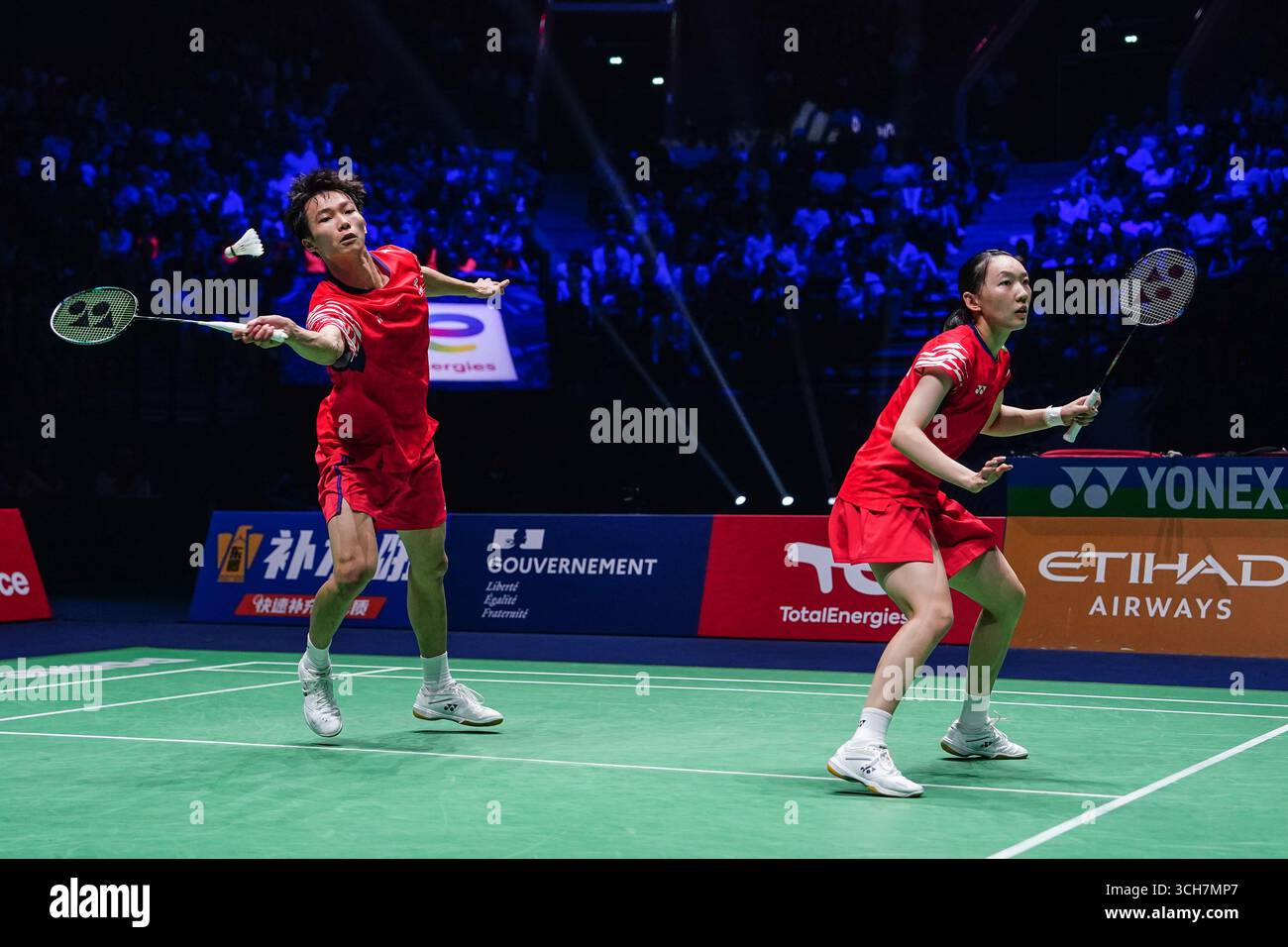 (250901) -- PARIS, Sept. 1, 2025 (Xinhua) -- Jiang Zhenbang (L)/Wei ...