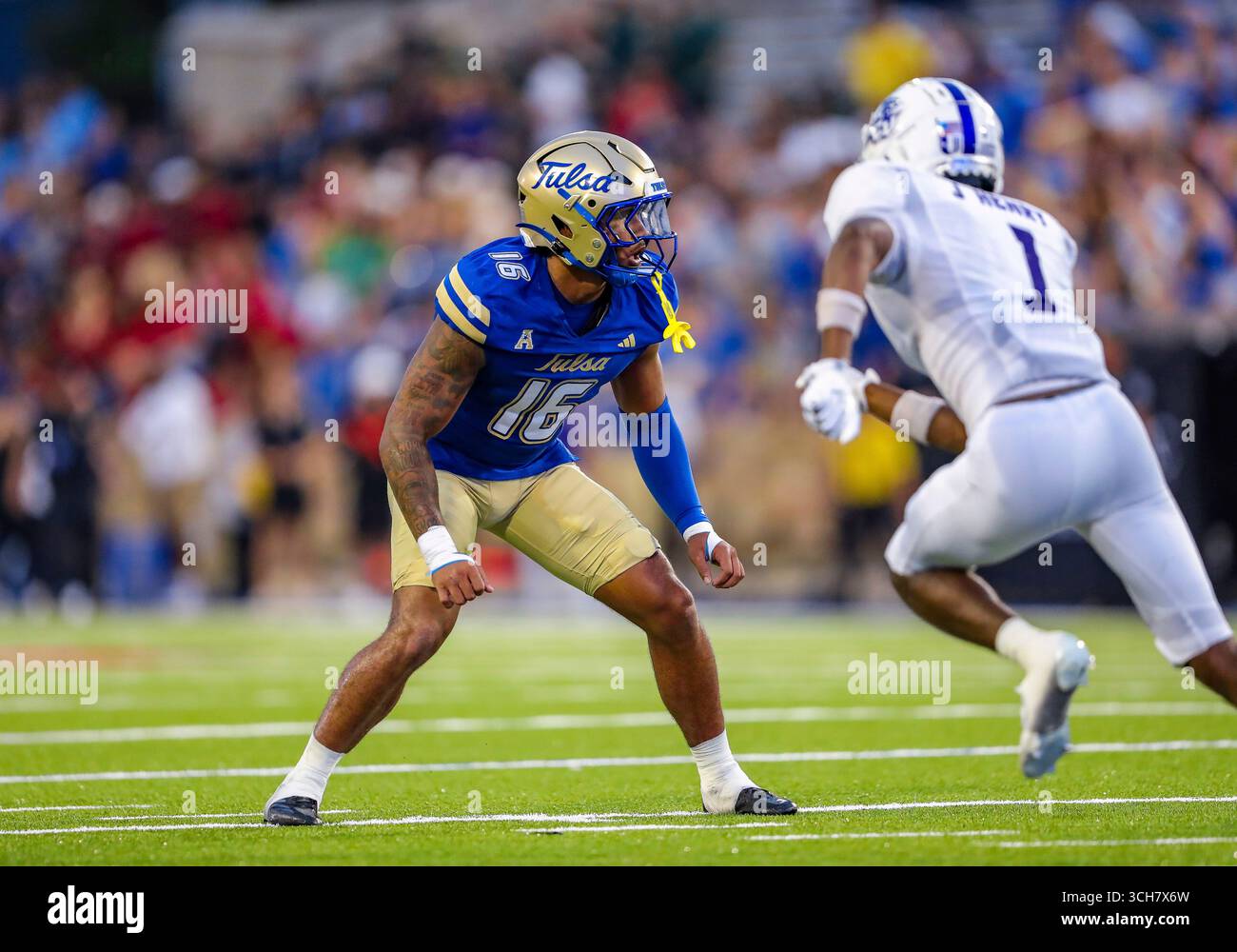 August 30, 2025:.Tulsa Golden Hurricane linebacker Devin Robinson (16 ...