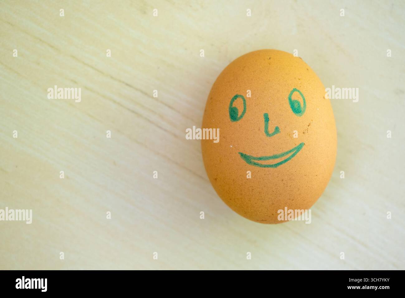 Smiley face eggs hi-res stock photography and images - Alamy