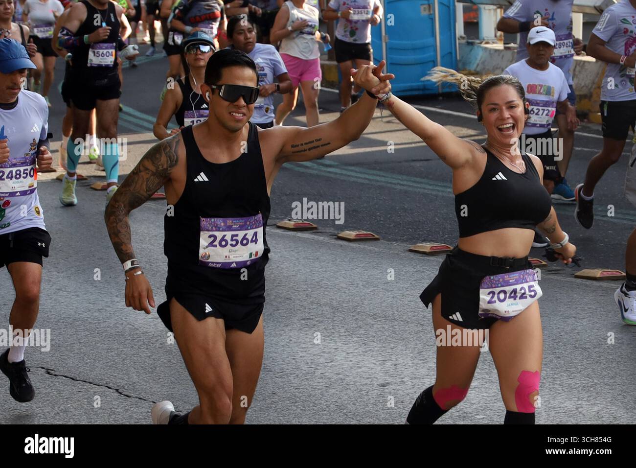 Runners taking part during the XLII Mexico City International Marathon ...