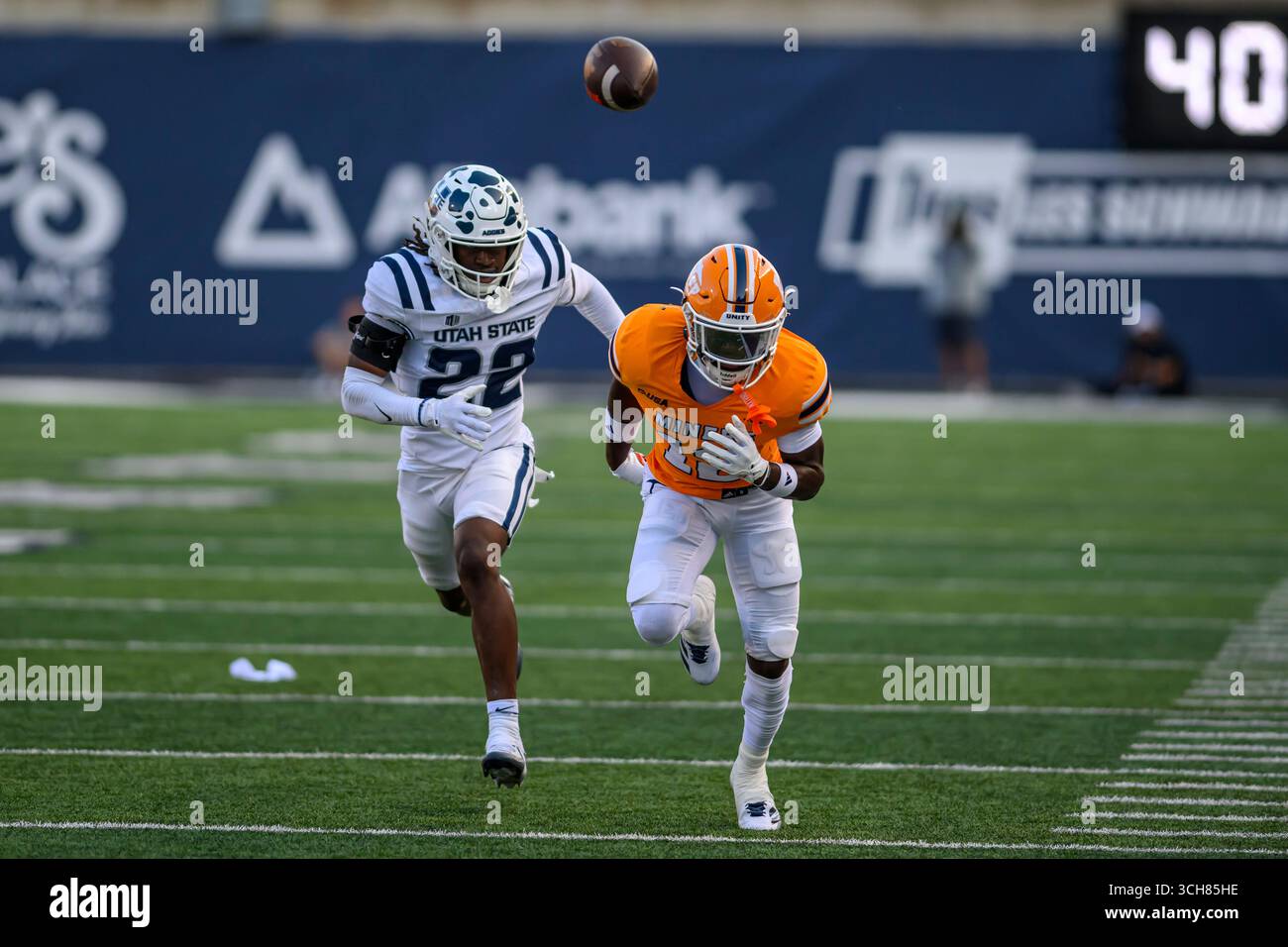 UTEP wide receiver Jet Thompson (12) sprints to catch the pass defended ...