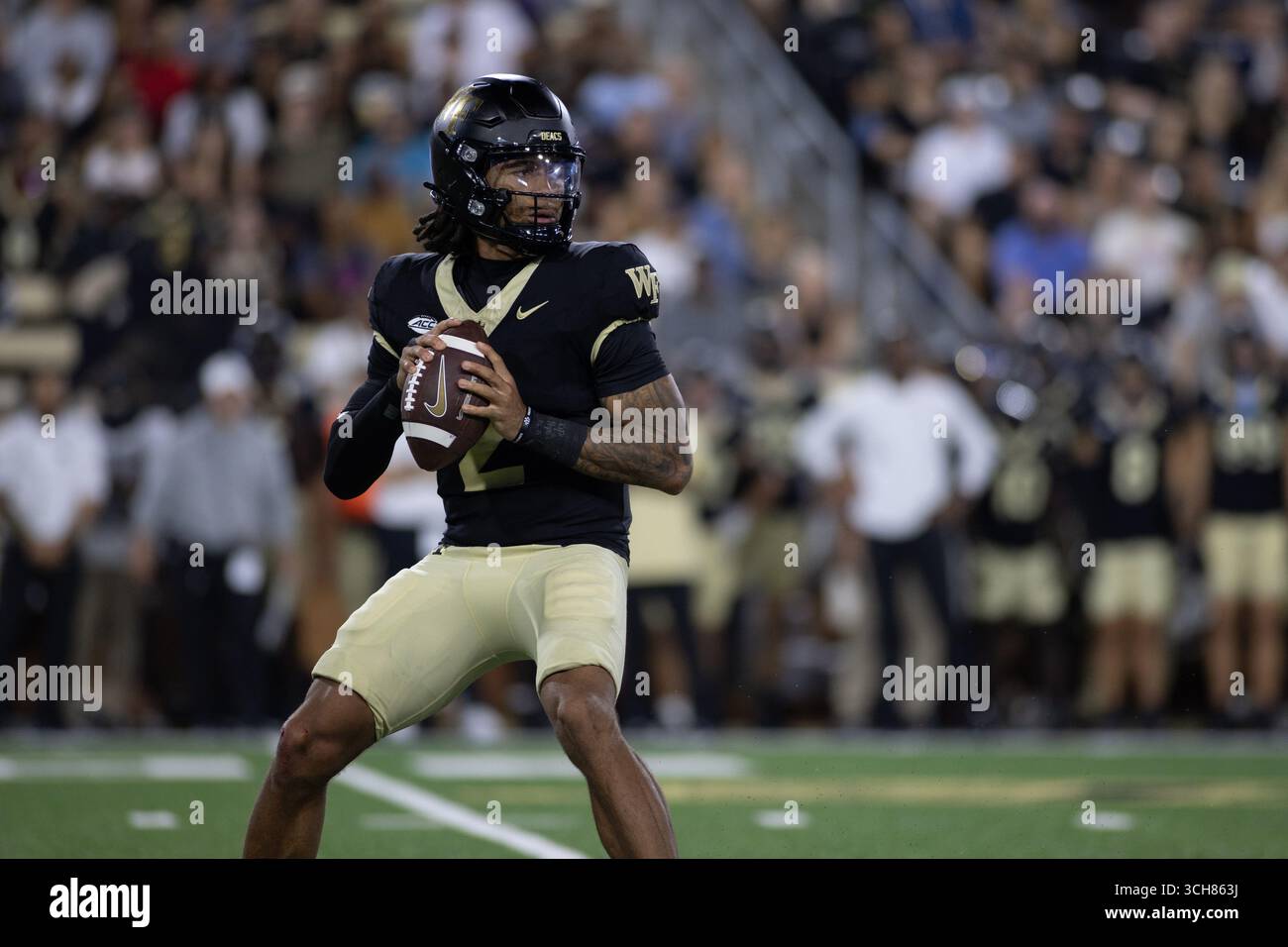 Wake forest quarterback robby ashford 2 hi-res stock photography and ...