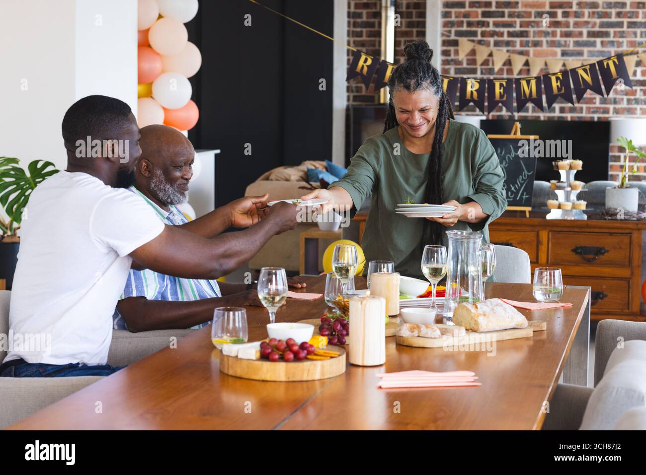 Family reunion sharing food hi-res stock photography and images - Alamy