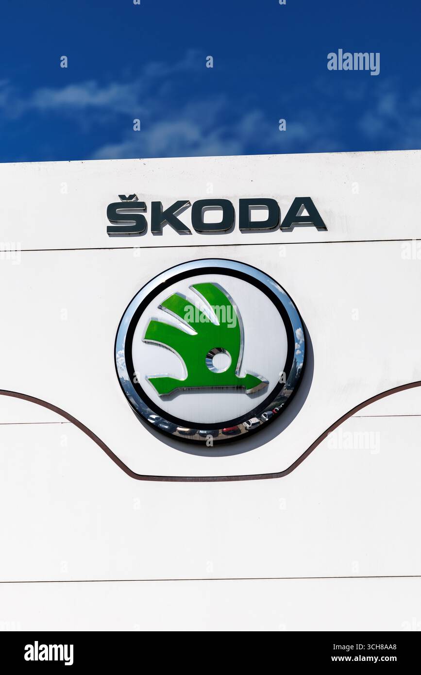 Munich, Germany. 29th Aug, 2025. The brand logo (emblem, manufacturer ...