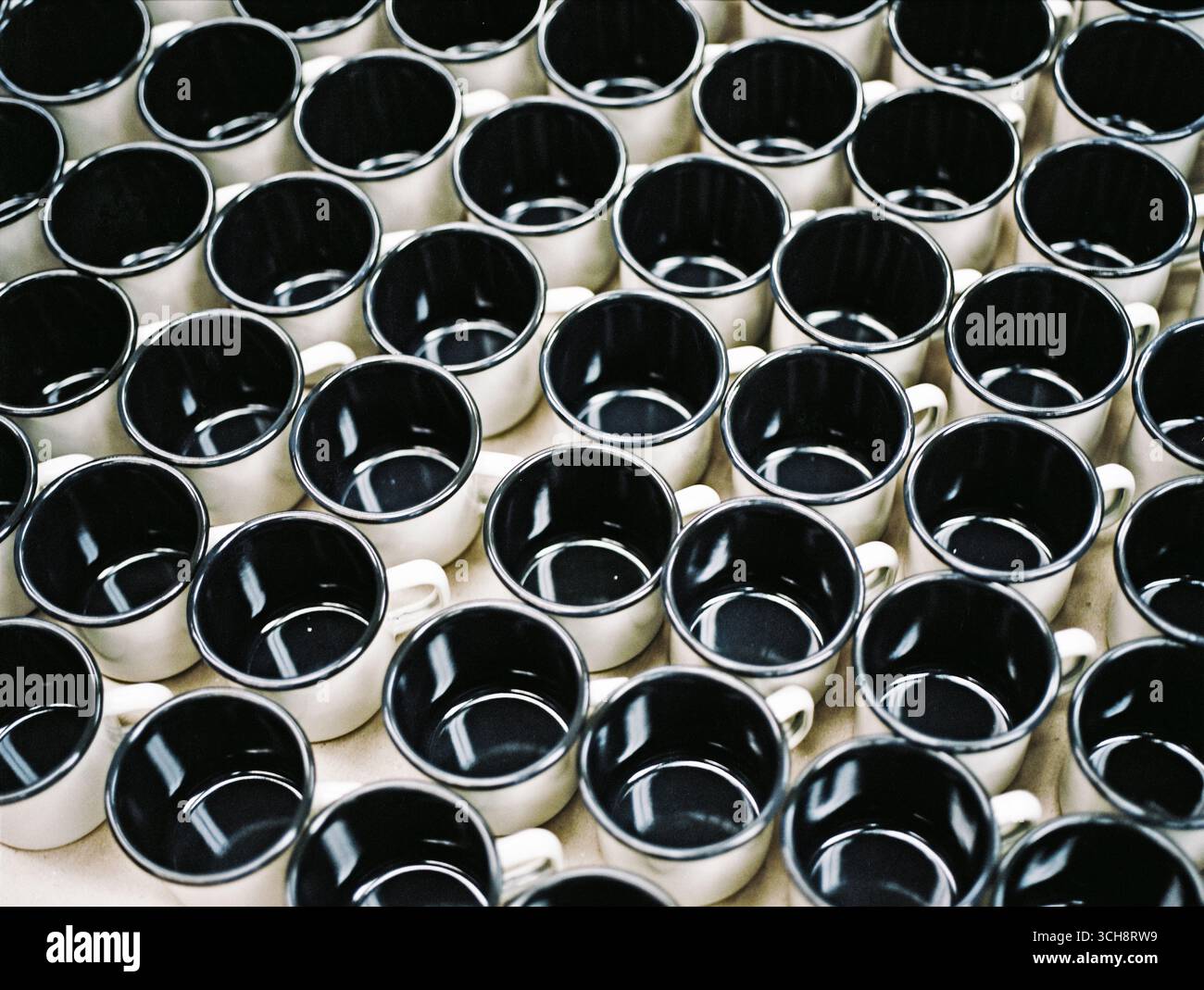 White painted metal mugs hi-res stock photography and images - Alamy
