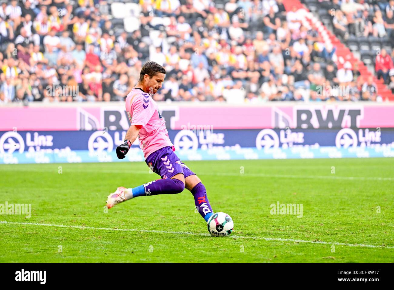 30.08.2025, Raiffeisen Arena Linz, AUT, Admiral Bundesliga, LASK Linz ...