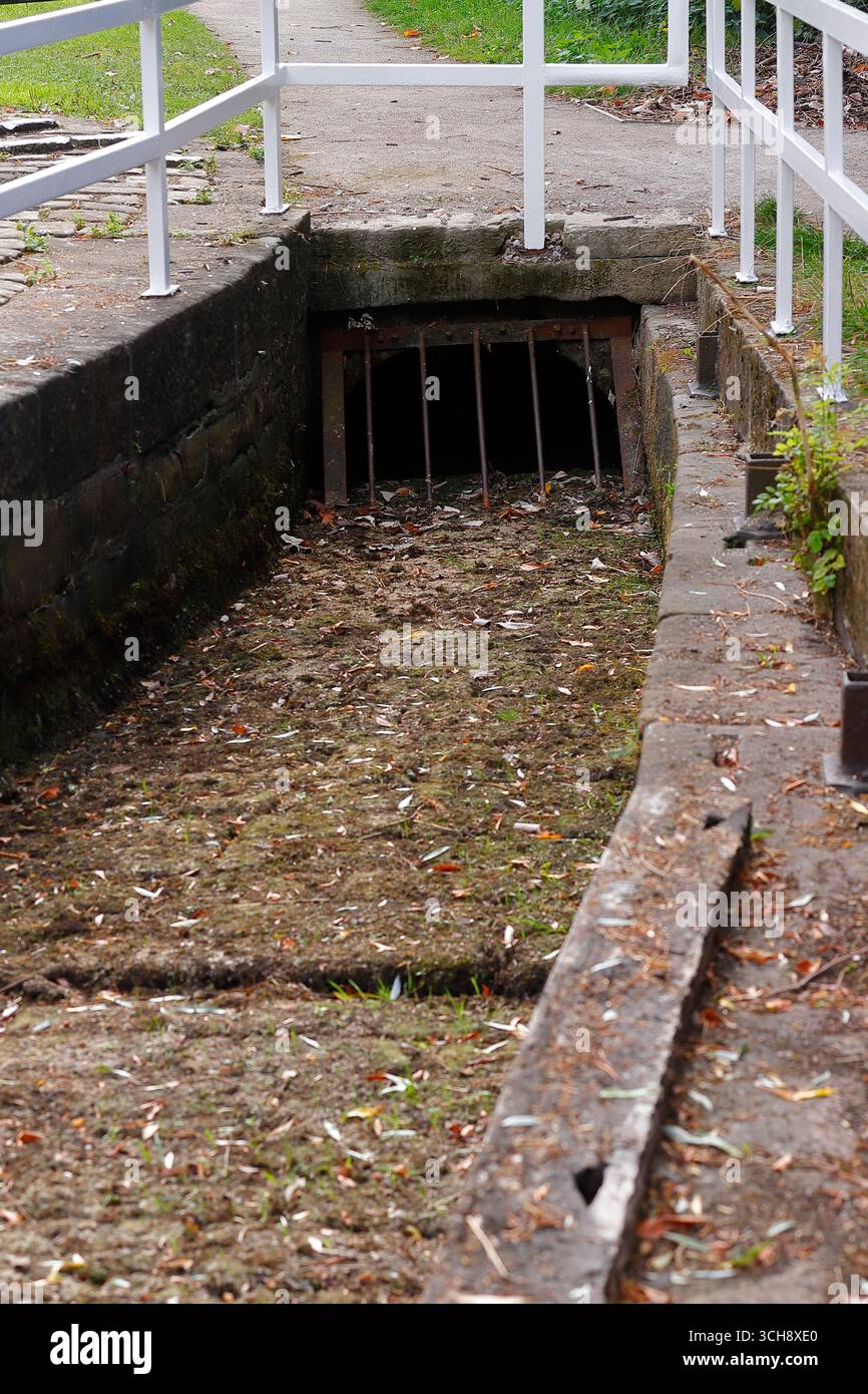 Due to low or no water levels on the Leeds Liverpool Canal, this ...