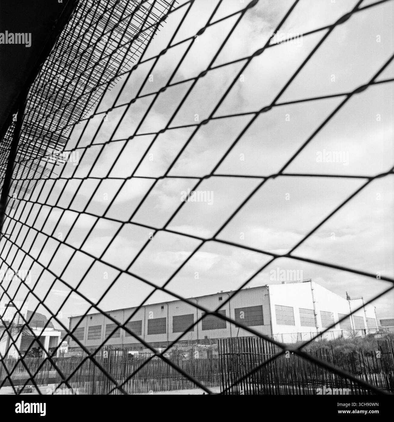 Construction site rebar in Black and White Stock Photos & Images - Alamy