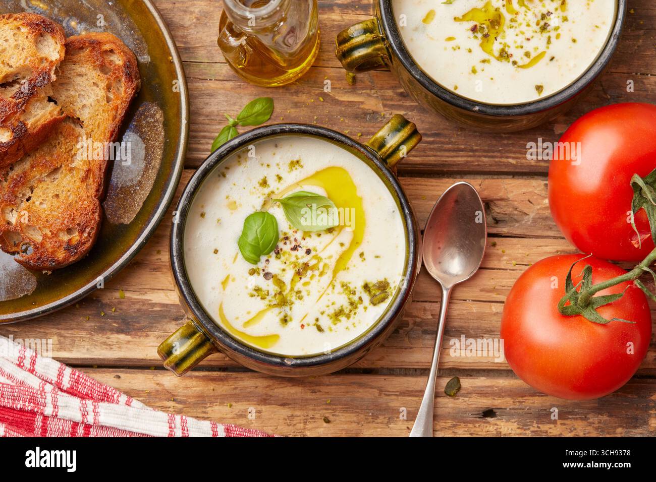 Plant based foam hi-res stock photography and images - Alamy