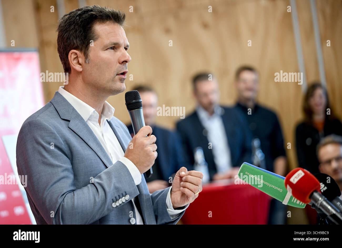 Berlin, Germany. 01st Sep, 2025. Steffen Krach speaks during a press ...